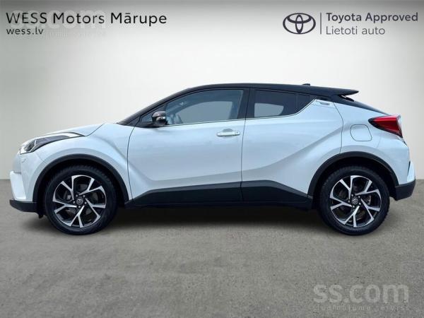 White Toyota C-HR 2017 in Riga, with an engine capacity of 1.20 L and mileage of 119 thousand km for 14990 €, photo 3 on AUTOMOTO.COM.LV