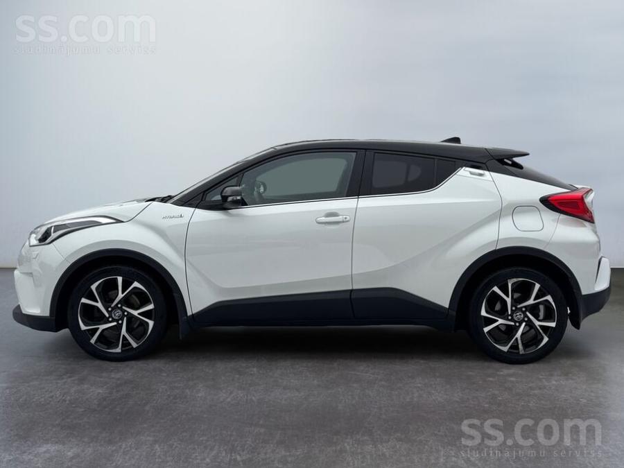 Balts Toyota C-HR 2017 Rīga, ar dzinēja tilpumu 1.80 L un nobraukumu 137 tūkst. km par 15950 €, foto 2 vietnē AUTOMOTO.COM.LV