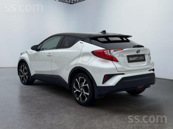 Balts Toyota C-HR 2017 Rīga, ar dzinēja tilpumu 1.80 L un nobraukumu 137 tūkst. km par 15950 €, foto 3 vietnē AUTOMOTO.COM.LV