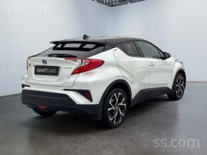 Balts Toyota C-HR 2017 Rīga, ar dzinēja tilpumu 1.80 L un nobraukumu 137 tūkst. km par 15950 €, foto 5 vietnē AUTOMOTO.COM.LV
