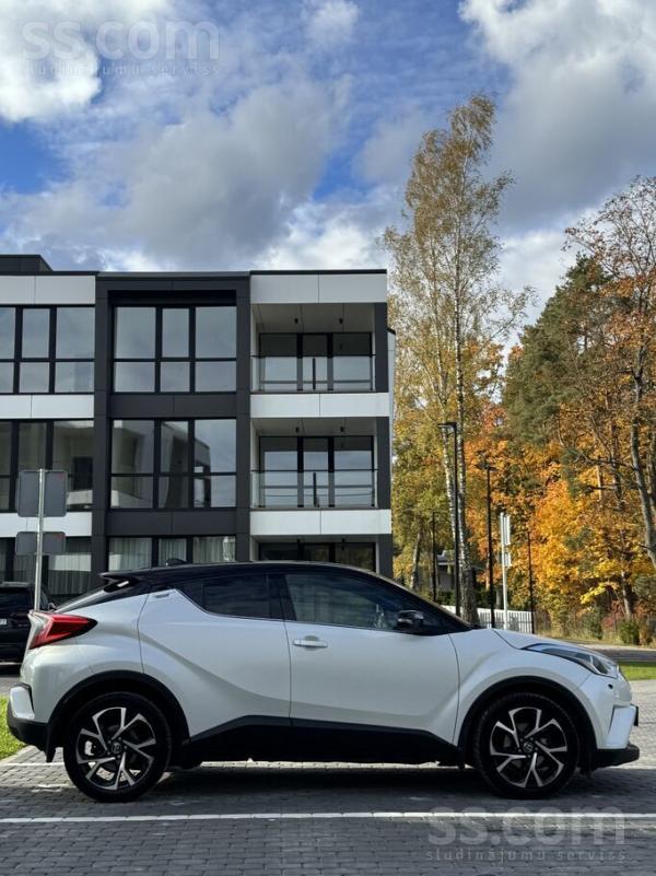 Balts Toyota C-HR 2017 Jūrmala, ar dzinēja tilpumu 1.20 L un nobraukumu 98 tūkst. km par 16500 €, foto 4 vietnē AUTOMOTO.COM.LV