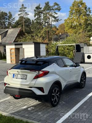 Белый Тойота C-HR 2017 в Юрмала, объемом двигателя 1.20 л и пробегом 98 тыс. км за 16500 €, фото 9 на AUTOMOTO.COM.LV