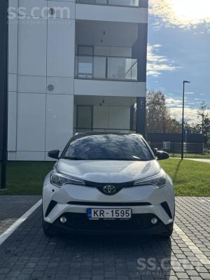 Белый Тойота C-HR 2017 в Юрмала, объемом двигателя 1.20 л и пробегом 98 тыс. км за 15500 €, фото 3 на AUTOMOTO.COM.LV