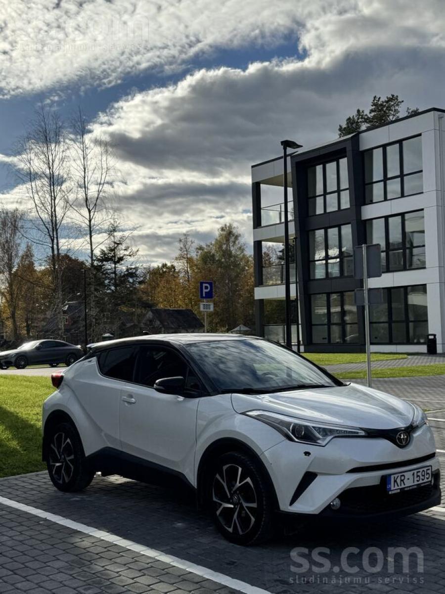 Белый Тойота C-HR 2017 в Юрмала, объемом двигателя 1.20 л и пробегом 98 тыс. км за 15500 €, фото 5 на AUTOMOTO.COM.LV