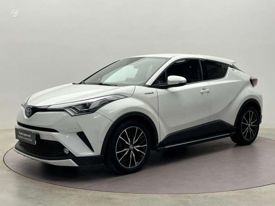 Белый Тойота C-HR 2017 в Паневежис, объемом двигателя 1.80 л и пробегом 167 тыс. км за 16690 €, фото 1 на AUTOMOTO.COM.LV
