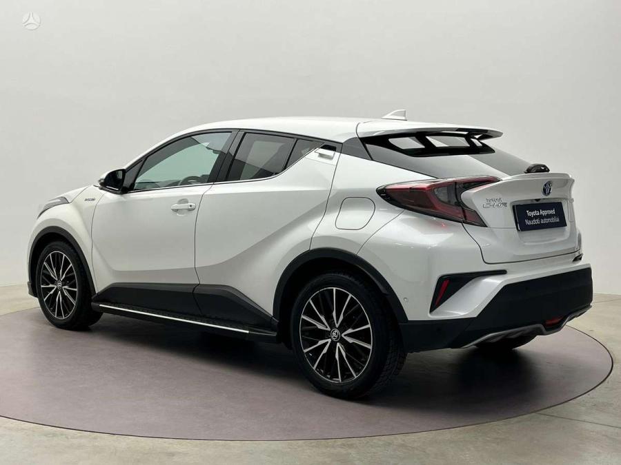 Белый Тойота C-HR 2017 в Паневежис, объемом двигателя 1.80 л и пробегом 167 тыс. км за 16690 €, фото 6 на AUTOMOTO.COM.LV