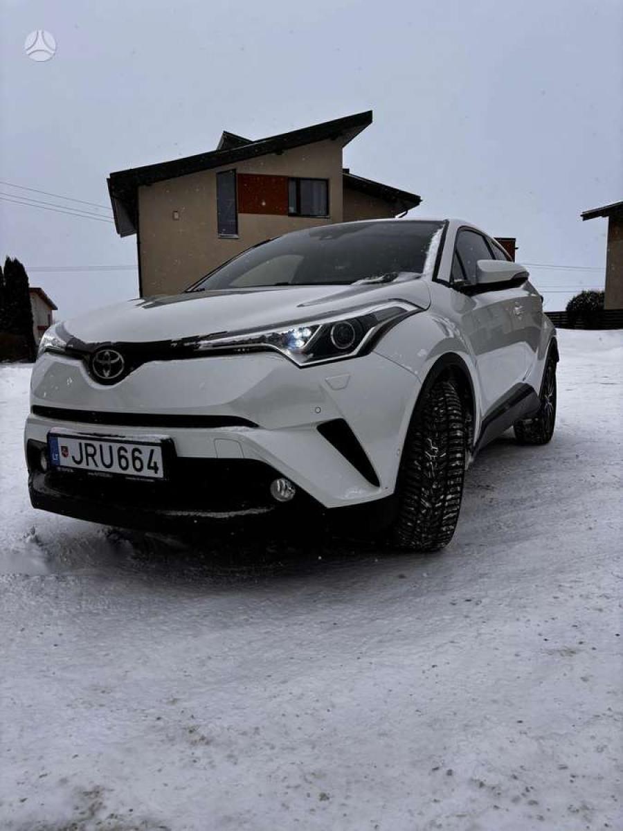 Balts Toyota C-HR 2017 Kauņa, ar dzinēja tilpumu 1.20 L un nobraukumu 128 tūkst. km par 15800 €, foto 1 vietnē AUTOMOTO.COM.LV
