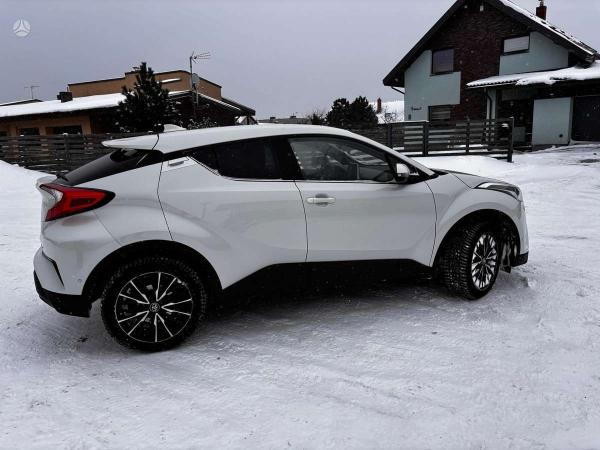 Balts Toyota C-HR 2017 Kauņa, ar dzinēja tilpumu 1.20 L un nobraukumu 128 tūkst. km par 15800 €, foto 5 vietnē AUTOMOTO.COM.LV