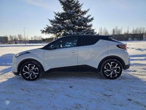 White Toyota C-HR 2017 in Kaunas, with an engine capacity of 1.80 L and mileage of 143 thousand km for 15950 €, photo 6 on AUTOMOTO.COM.LV