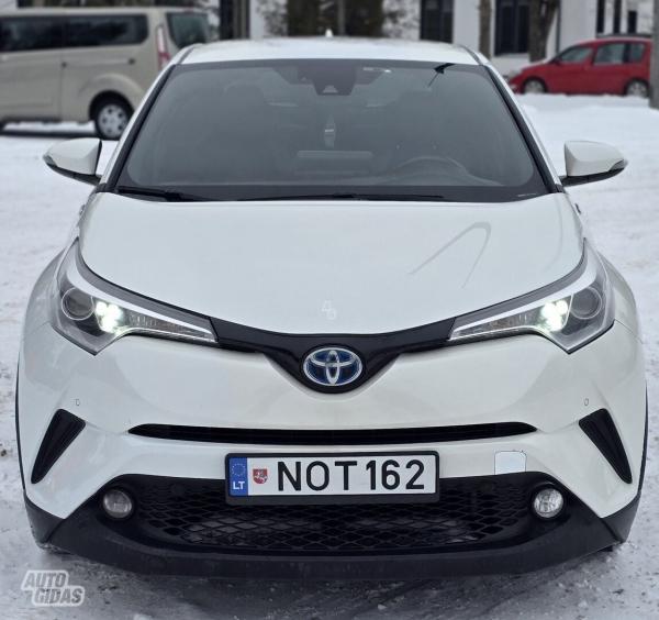Balts Toyota C-HR 2017 Šauļi, ar dzinēja tilpumu 1.80 L un nobraukumu 195 tūkst. km par 14500 €, foto 3 vietnē AUTOMOTO.COM.LV