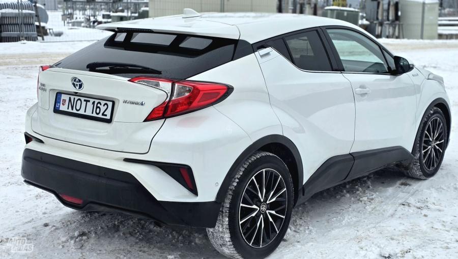Balts Toyota C-HR 2017 Šauļi, ar dzinēja tilpumu 1.80 L un nobraukumu 195 tūkst. km par 14500 €, foto 4 vietnē AUTOMOTO.COM.LV