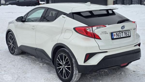 Balts Toyota C-HR 2017 Šauļi, ar dzinēja tilpumu 1.80 L un nobraukumu 195 tūkst. km par 14500 €, foto 5 vietnē AUTOMOTO.COM.LV