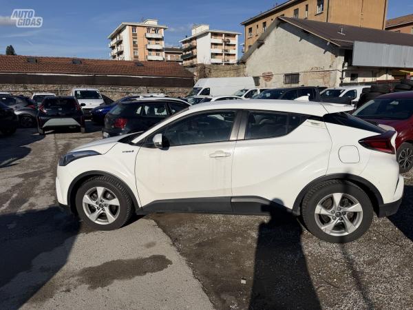 Balts Toyota C-HR 2017 Viļņa, ar dzinēja tilpumu 1.80 L un nobraukumu 154 tūkst. km par 14950 €, foto 7 vietnē AUTOMOTO.COM.LV