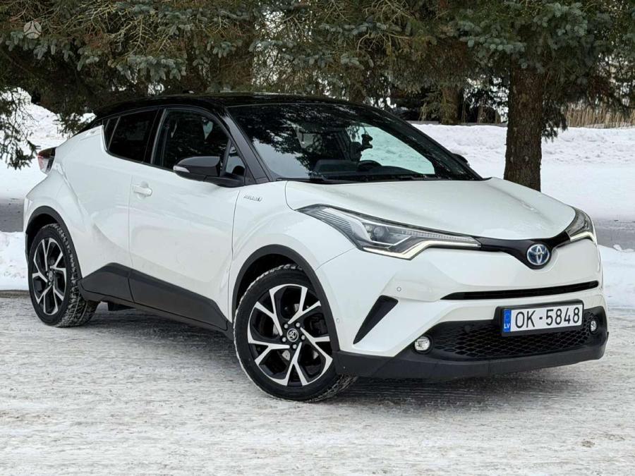 Белый Тойота C-HR 2017 в Шяуляй, объемом двигателя 1.80 л и пробегом 111 тыс. км за 16450 €, фото 2 на AUTOMOTO.COM.LV