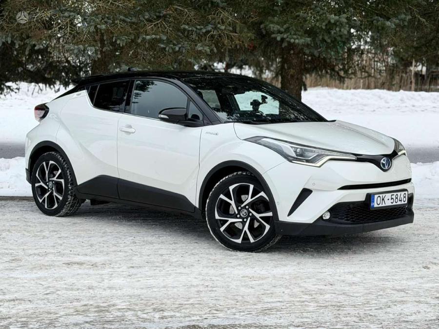 Белый Тойота C-HR 2017 в Шяуляй, объемом двигателя 1.80 л и пробегом 111 тыс. км за 16450 €, фото 5 на AUTOMOTO.COM.LV