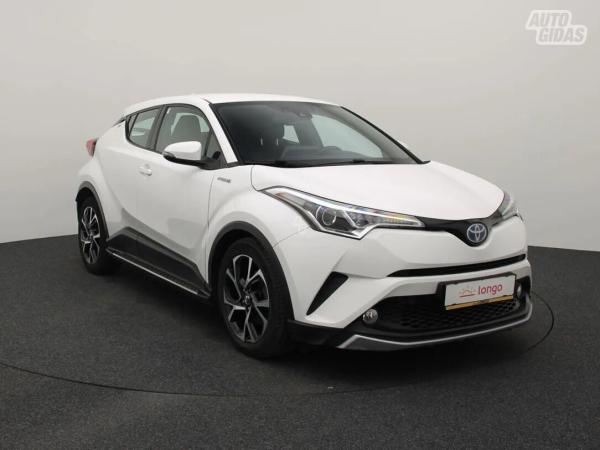White Toyota C-HR 2017 in Vilnius, with an engine capacity of 1.80 L and mileage of 183 thousand km for 14999 €, photo 10 on AUTOMOTO.COM.LV
