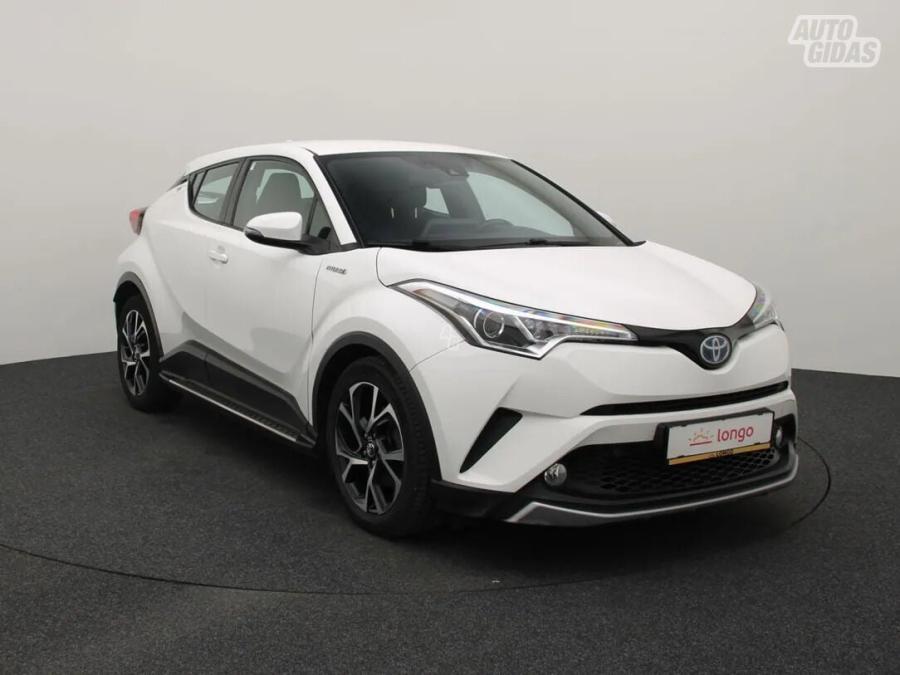 Белый Тойота C-HR 2017 в Вильнюс, объемом двигателя 1.80 л и пробегом 183 тыс. км за 14999 €, фото 11 на AUTOMOTO.COM.LV