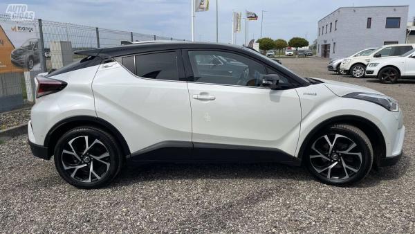 Balts Toyota C-HR 2017 Marijampole, ar dzinēja tilpumu 1.80 L un nobraukumu 219 tūkst. km par 14500 €, foto 7 vietnē AUTOMOTO.COM.LV