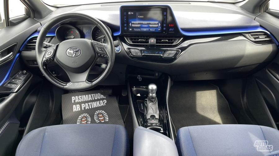 White Toyota C-HR 2017 in Marijampole, with an engine capacity of 1.80 L and mileage of 219 thousand km for 14500 €, photo 18 on AUTOMOTO.COM.LV