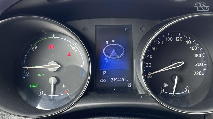 White Toyota C-HR 2017 in Marijampole, with an engine capacity of 1.80 L and mileage of 219 thousand km for 14500 €, photo 34 on AUTOMOTO.COM.LV