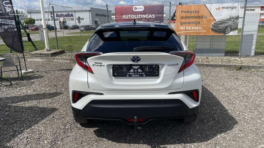 Balts Toyota C-HR 2017 Marijampole, ar dzinēja tilpumu 1.80 L un nobraukumu 139 tūkst. km par 15990 €, foto 8 vietnē AUTOMOTO.COM.LV