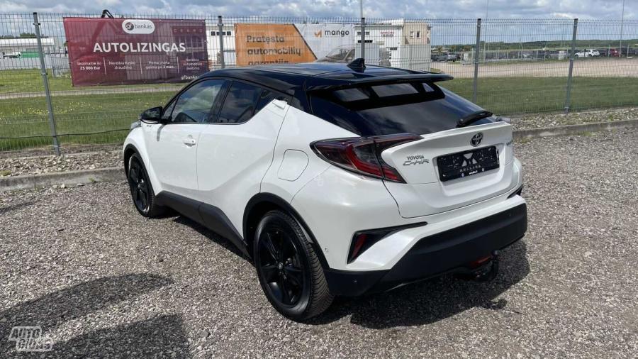Balts Toyota C-HR 2017 Marijampole, ar dzinēja tilpumu 1.80 L un nobraukumu 139 tūkst. km par 15990 €, foto 9 vietnē AUTOMOTO.COM.LV