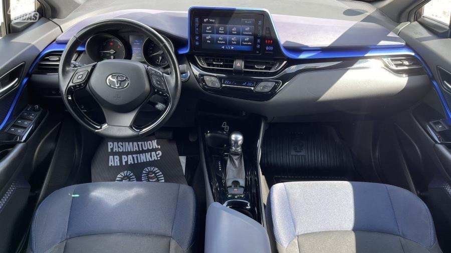 Balts Toyota C-HR 2017 Marijampole, ar dzinēja tilpumu 1.80 L un nobraukumu 139 tūkst. km par 15990 €, foto 25 vietnē AUTOMOTO.COM.LV