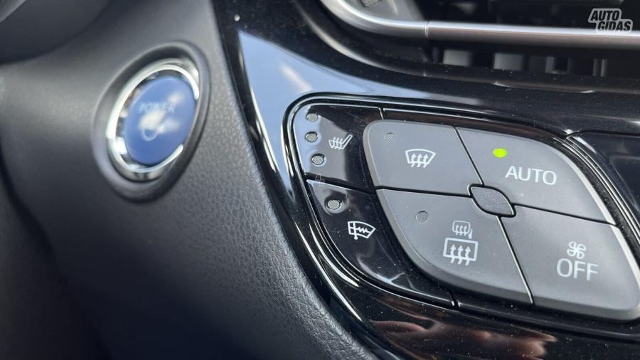 Balts Toyota C-HR 2017 Marijampole, ar dzinēja tilpumu 1.80 L un nobraukumu 139 tūkst. km par 15990 €, foto 28 vietnē AUTOMOTO.COM.LV