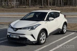 White Toyota C-HR 2017 in Riga, with an engine capacity of 1.80 L and mileage of 118 thousand km for 16700 €, photo  on AUTOMOTO.COM.LV