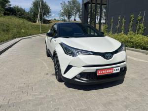 White Toyota C-HR 2017 in Vilnius, with an engine capacity of 1.80 L and mileage of 178 thousand km for 16250 €, photo 5 on AUTOMOTO.COM.LV