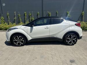 White Toyota C-HR 2017 in Vilnius, with an engine capacity of 1.80 L and mileage of 178 thousand km for 16250 €, photo 18 on AUTOMOTO.COM.LV