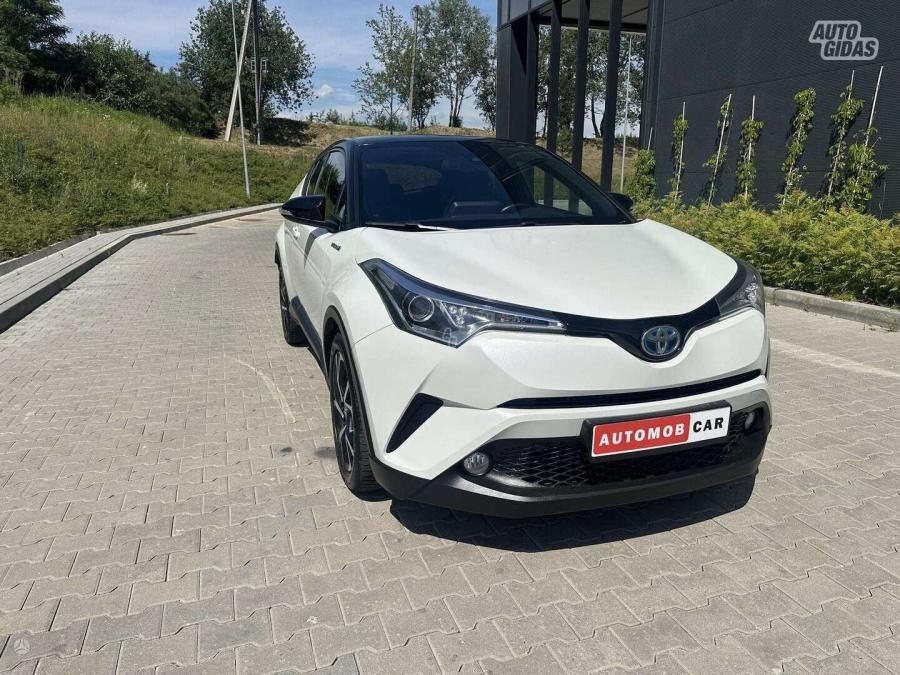 Белый Тойота C-HR 2017 в Вильнюс, объемом двигателя 1.80 л и пробегом 178 тыс. км за 16250 €, фото 5 на AUTOMOTO.COM.LV