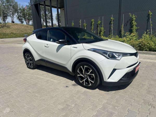 Balts Toyota C-HR 2017 Viļņa, ar dzinēja tilpumu 1.80 L un nobraukumu 178 tūkst. km par 16250 €, foto 5 vietnē AUTOMOTO.COM.LV