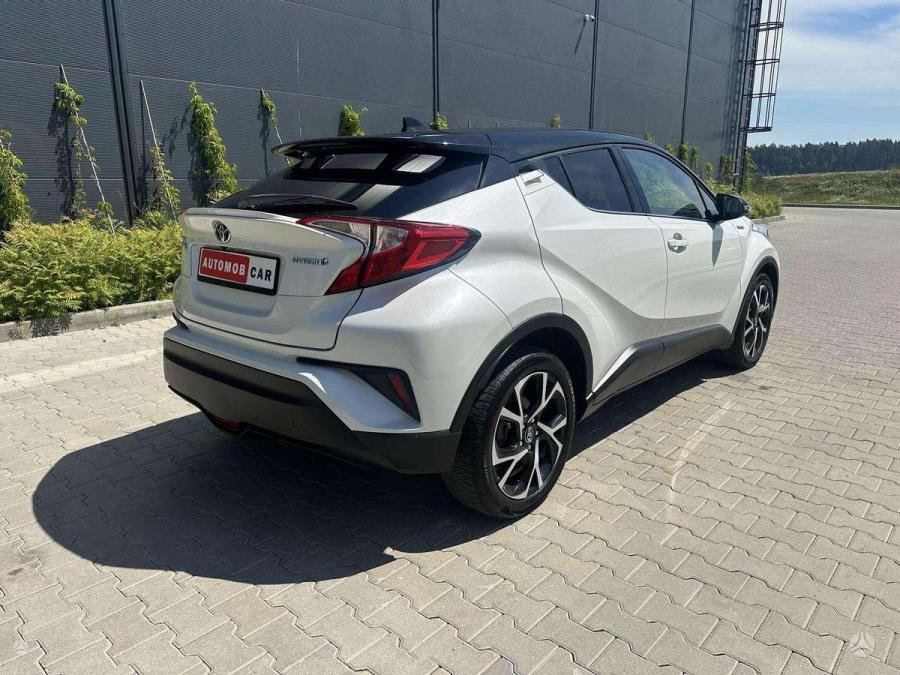 Balts Toyota C-HR 2017 Viļņa, ar dzinēja tilpumu 1.80 L un nobraukumu 178 tūkst. km par 16250 €, foto 12 vietnē AUTOMOTO.COM.LV