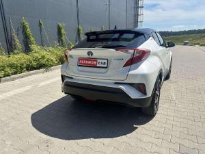Balts Toyota C-HR 2017 Viļņa, ar dzinēja tilpumu 1.80 L un nobraukumu 178 tūkst. km par 16250 €, foto 13 vietnē AUTOMOTO.COM.LV