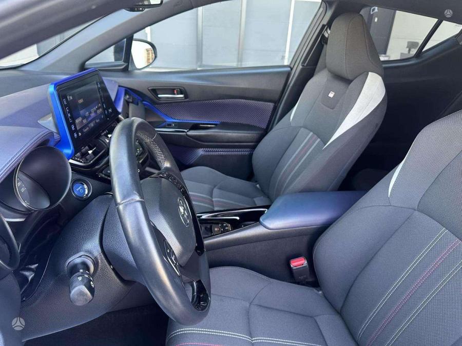 Balts Toyota C-HR 2017 Viļņa, ar dzinēja tilpumu 1.80 L un nobraukumu 178 tūkst. km par 16250 €, foto 23 vietnē AUTOMOTO.COM.LV