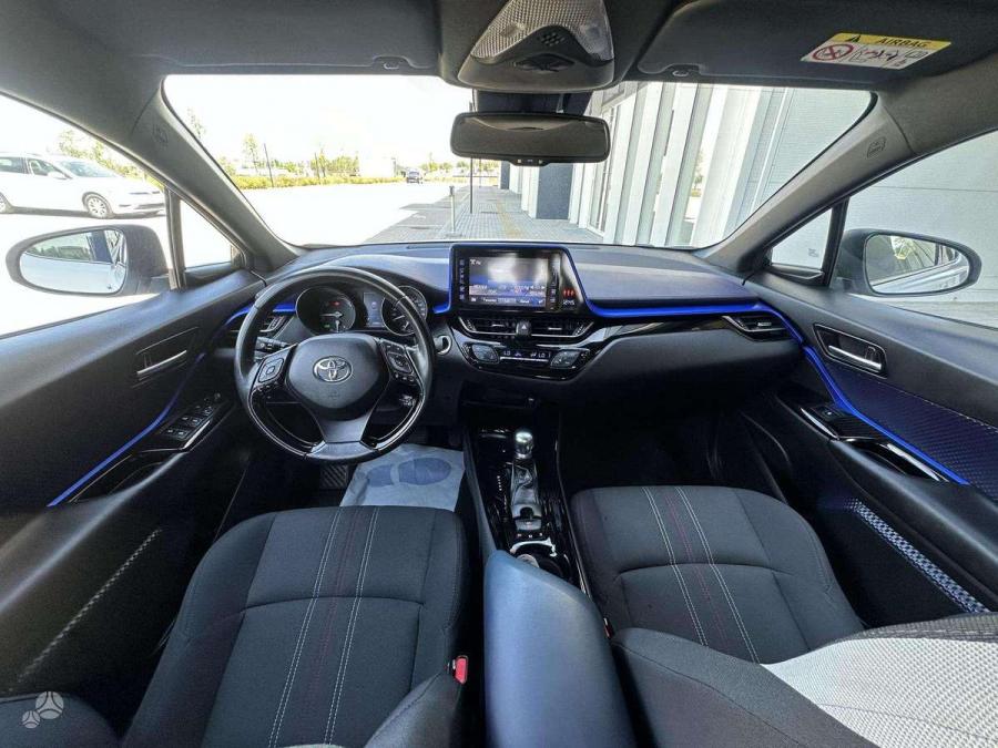 Balts Toyota C-HR 2017 Viļņa, ar dzinēja tilpumu 1.80 L un nobraukumu 178 tūkst. km par 16250 €, foto 30 vietnē AUTOMOTO.COM.LV