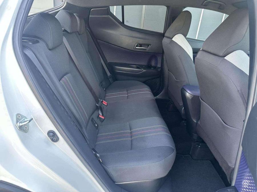 Balts Toyota C-HR 2017 Viļņa, ar dzinēja tilpumu 1.80 L un nobraukumu 178 tūkst. km par 16250 €, foto 37 vietnē AUTOMOTO.COM.LV