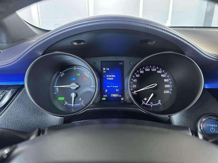 Balts Toyota C-HR 2017 Viļņa, ar dzinēja tilpumu 1.80 L un nobraukumu 178 tūkst. km par 16250 €, foto 41 vietnē AUTOMOTO.COM.LV
