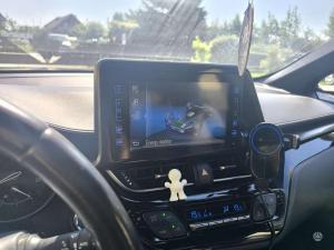 White Toyota C-HR 2017 in Klaipeda, with an engine capacity of 1.80 L and mileage of 165 thousand km for 17000 €, photo 11 on AUTOMOTO.COM.LV