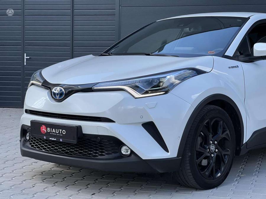 Белый Тойота C-HR 2017 в Утена, объемом двигателя 1.80 л и пробегом 149 тыс. км за 15700 €, фото 6 на AUTOMOTO.COM.LV