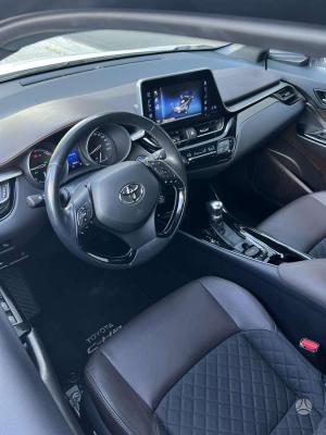 Белый Тойота C-HR 2017 в Утена, объемом двигателя 1.80 л и пробегом 149 тыс. км за 15700 €, фото 29 на AUTOMOTO.COM.LV
