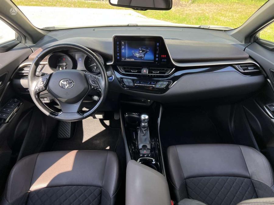 Белый Тойота C-HR 2017 в Утена, объемом двигателя 1.80 л и пробегом 149 тыс. км за 15700 €, фото 36 на AUTOMOTO.COM.LV
