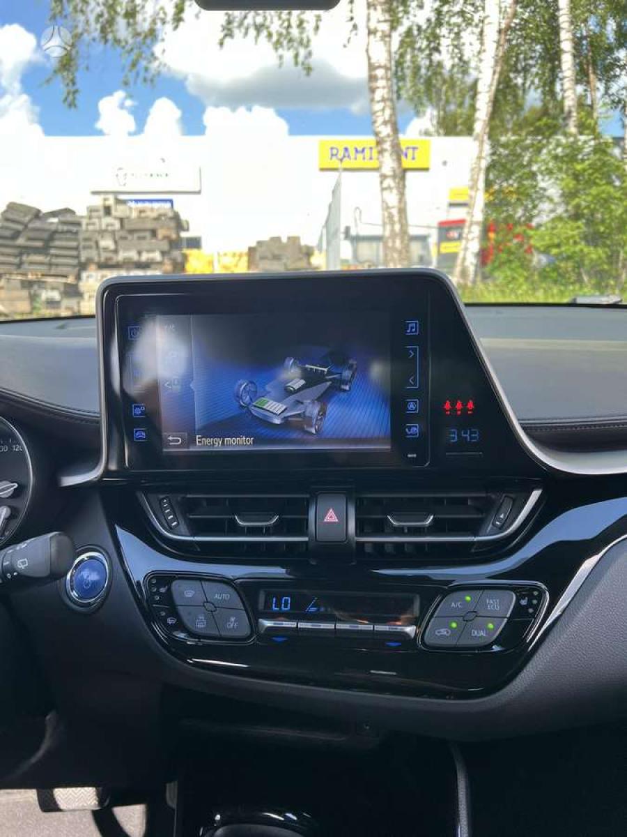 Белый Тойота C-HR 2017 в Утена, объемом двигателя 1.80 л и пробегом 149 тыс. км за 15700 €, фото 40 на AUTOMOTO.COM.LV