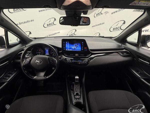 Balts Toyota C-HR 2017 Viļņa, ar dzinēja tilpumu 1.80 L un nobraukumu 141 tūkst. km par 14900 €, foto 4 vietnē AUTOMOTO.COM.LV