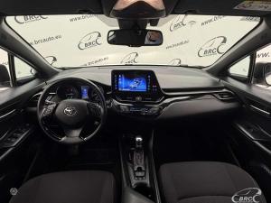 Белый Тойота C-HR 2017 в Вильнюс, объемом двигателя 1.80 л и пробегом 141 тыс. км за 14900 €, фото 5 на AUTOMOTO.COM.LV