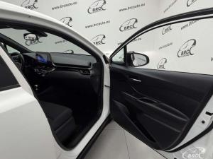 Белый Тойота C-HR 2017 в Вильнюс, объемом двигателя 1.80 л и пробегом 141 тыс. км за 14900 €, фото 10 на AUTOMOTO.COM.LV