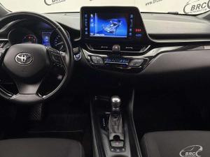 Белый Тойота C-HR 2017 в Вильнюс, объемом двигателя 1.80 л и пробегом 141 тыс. км за 14900 €, фото 16 на AUTOMOTO.COM.LV
