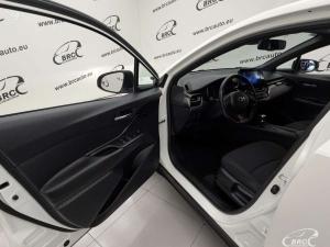 Белый Тойота C-HR 2017 в Вильнюс, объемом двигателя 1.80 л и пробегом 141 тыс. км за 14900 €, фото 20 на AUTOMOTO.COM.LV