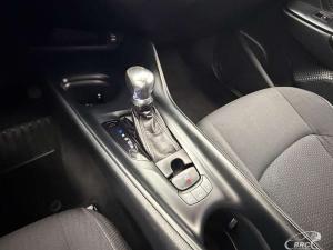 Белый Тойота C-HR 2017 в Вильнюс, объемом двигателя 1.80 л и пробегом 141 тыс. км за 14900 €, фото 26 на AUTOMOTO.COM.LV